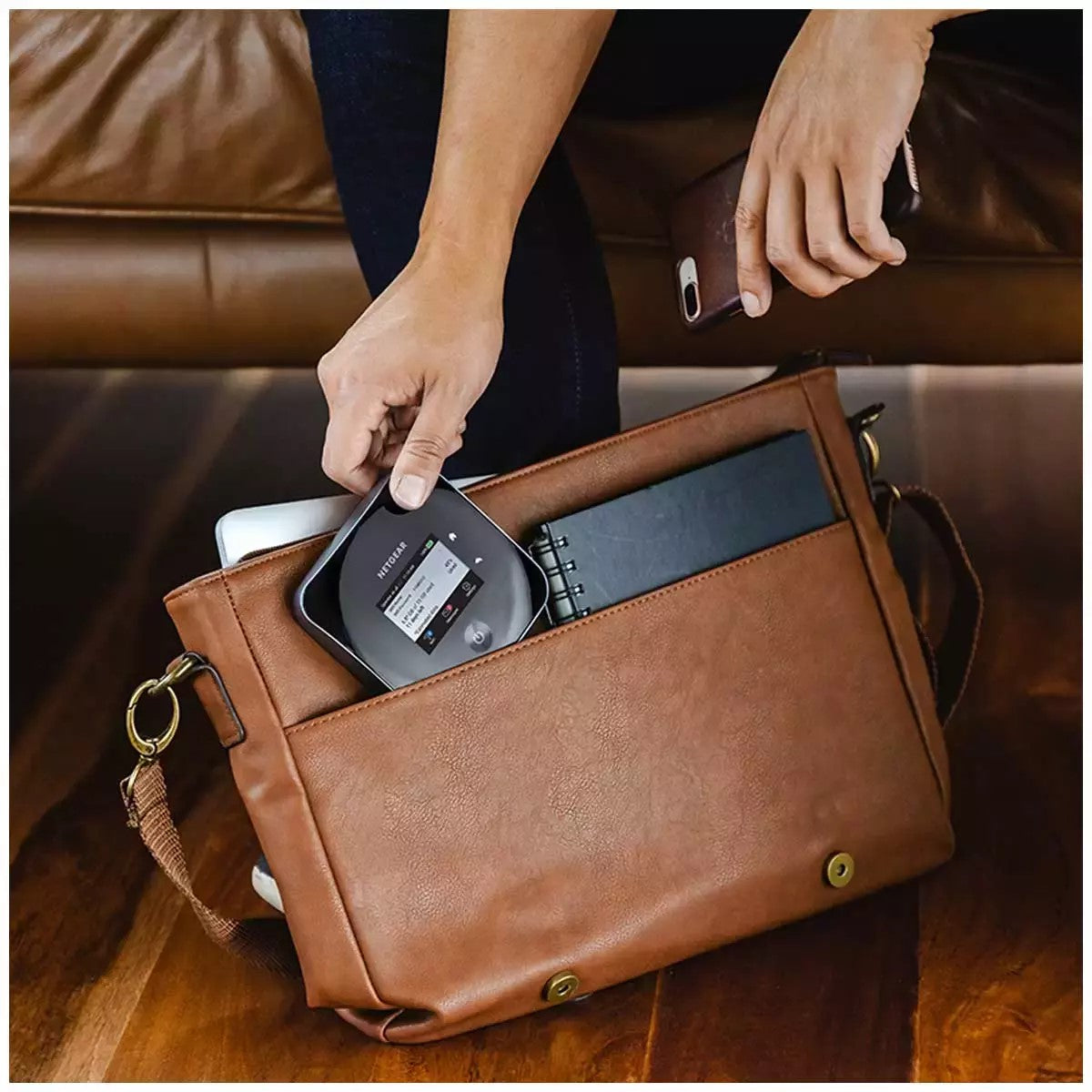 Telstra NETGEAR Nighthawk M2 Mobile Router MR2100